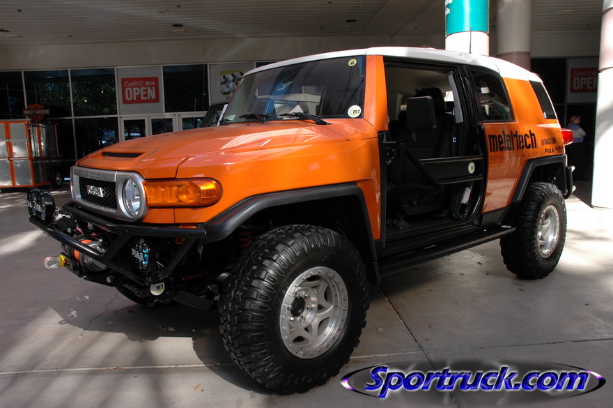 Rough Country at SEMA | Toyota FJ Cruiser Forum