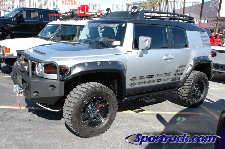 Rough Country at SEMA | Toyota FJ Cruiser Forum